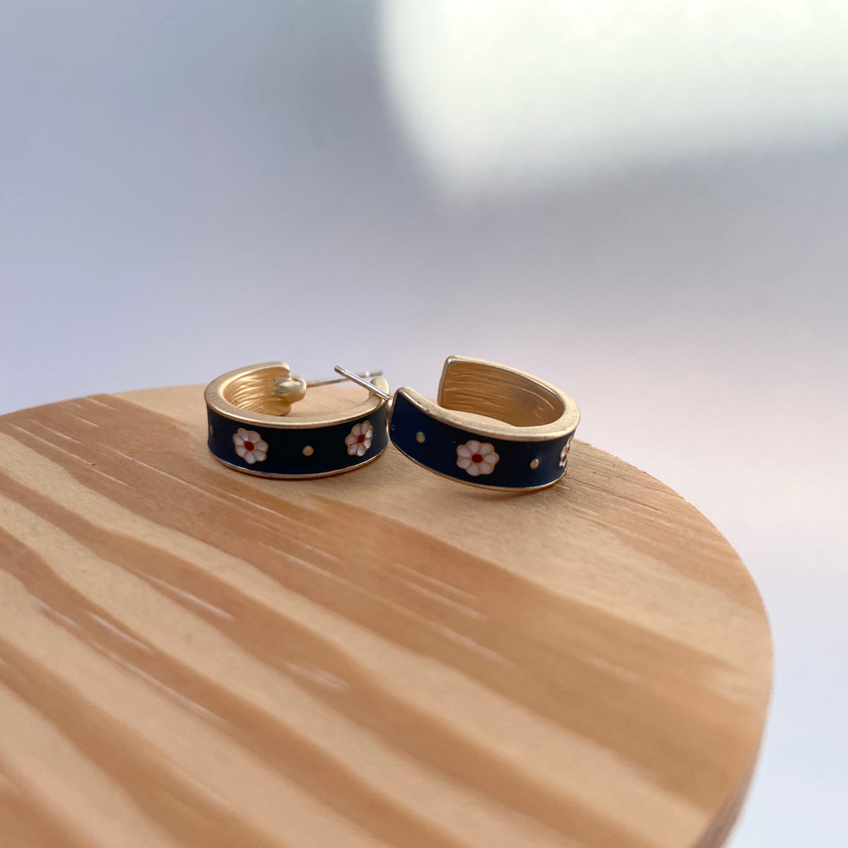 “Hoopsy Daisy” Huggies – Honey and Bananas